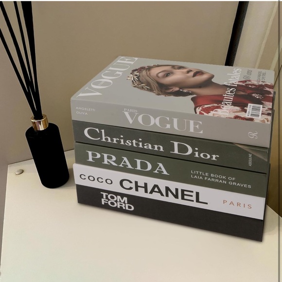 YOLOMIRAITO | Accents | Nwt 5 Piece Fake Books Decoration Decorative ...